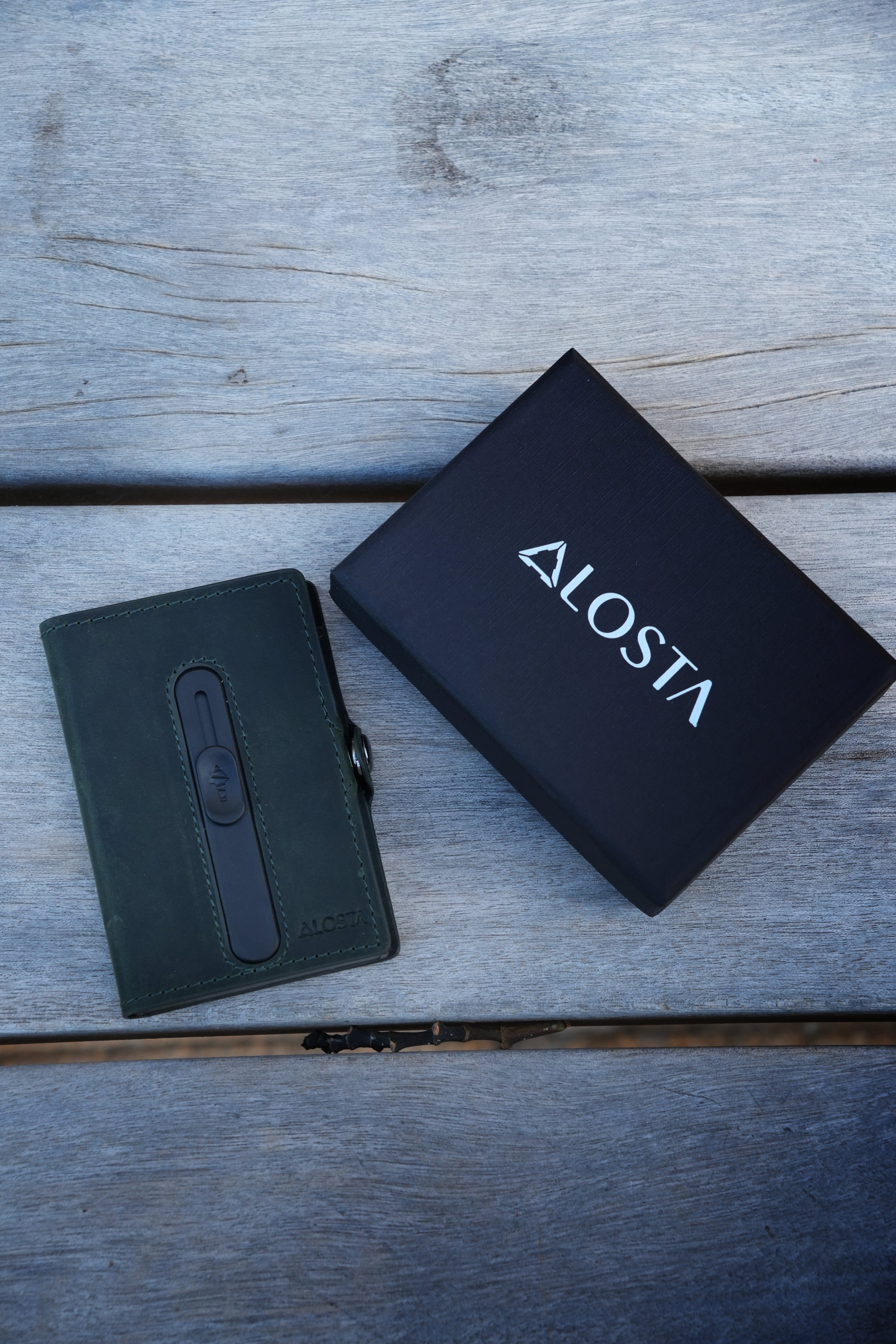 Alosta Slim Wallets